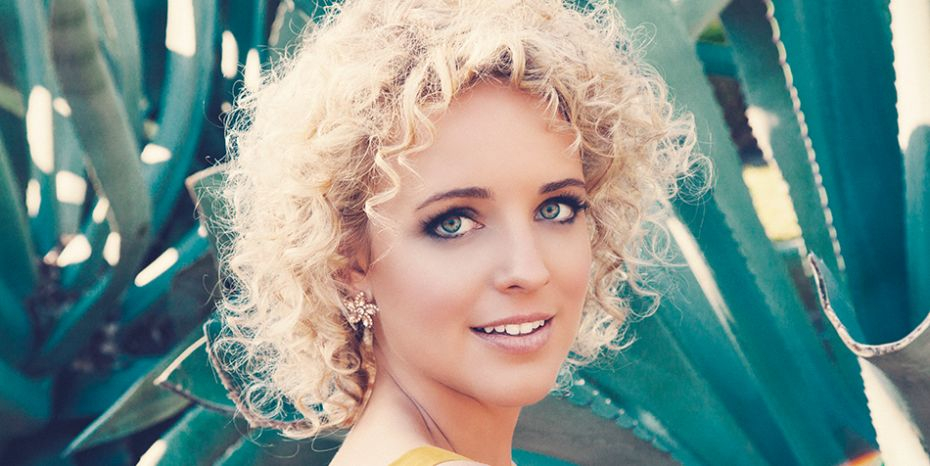 Cam met nieuwe single "Redwood Tree"